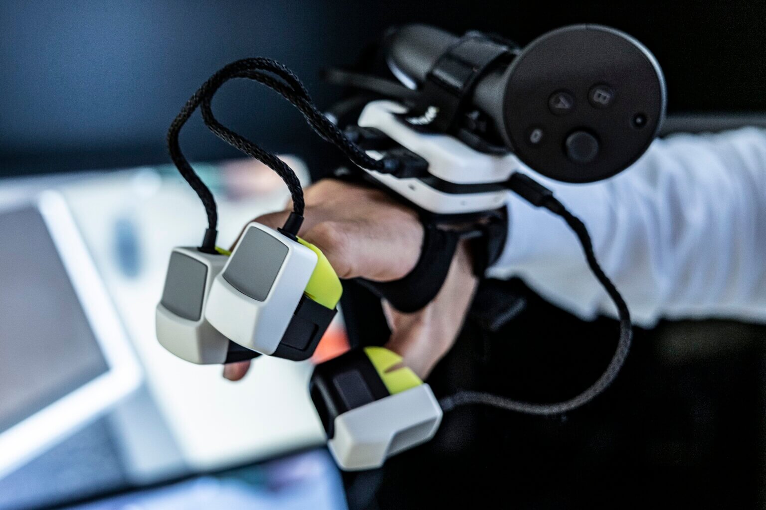 TouchDIVER Haptic Glove | Weart